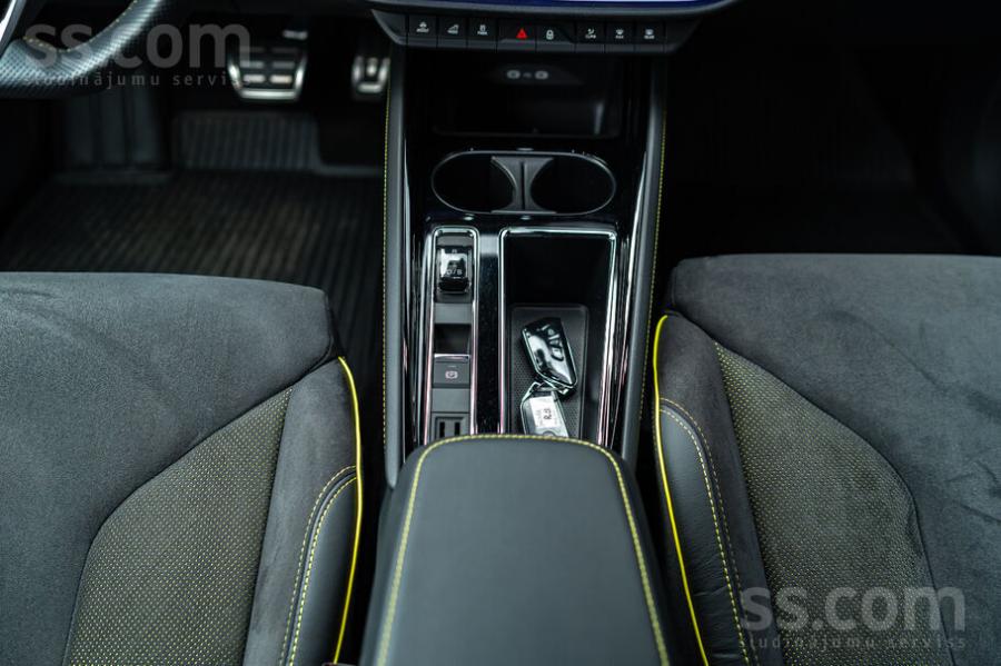 Balts Skoda Enyaq iV 2024 Rīga, ar dzinēja tilpumu 0.00 L un nobraukumu 14 tūkst. km par 43500 €, foto 29 vietnē AUTOMOTO.COM.LV