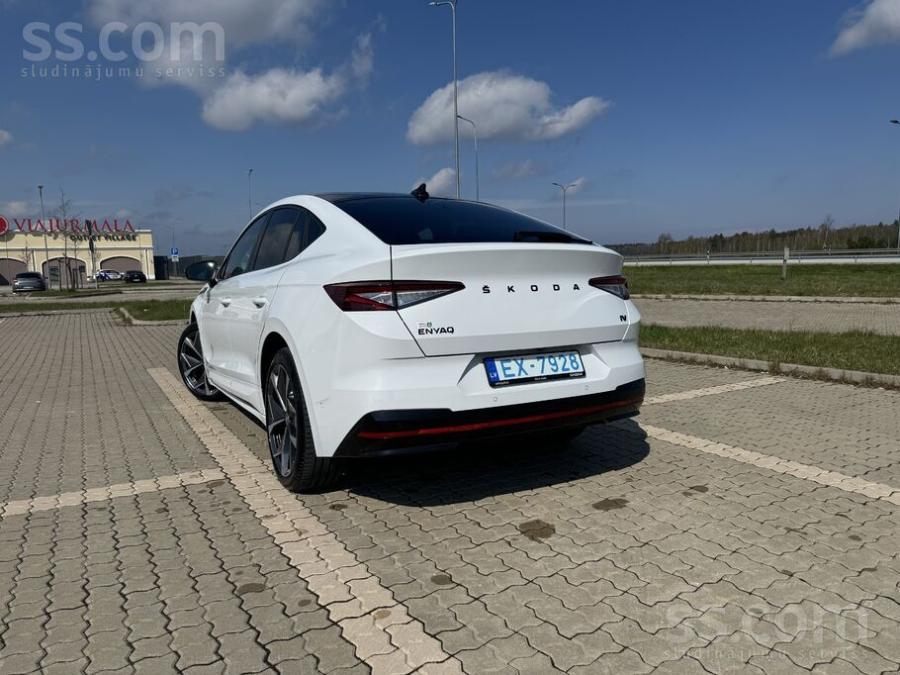 Белый Шкода Enyaq iV 2024 в Рига, объемом двигателя 0.00 л и пробегом 110 тыс. км за 34990 €, фото 5 на AUTOMOTO.COM.LV