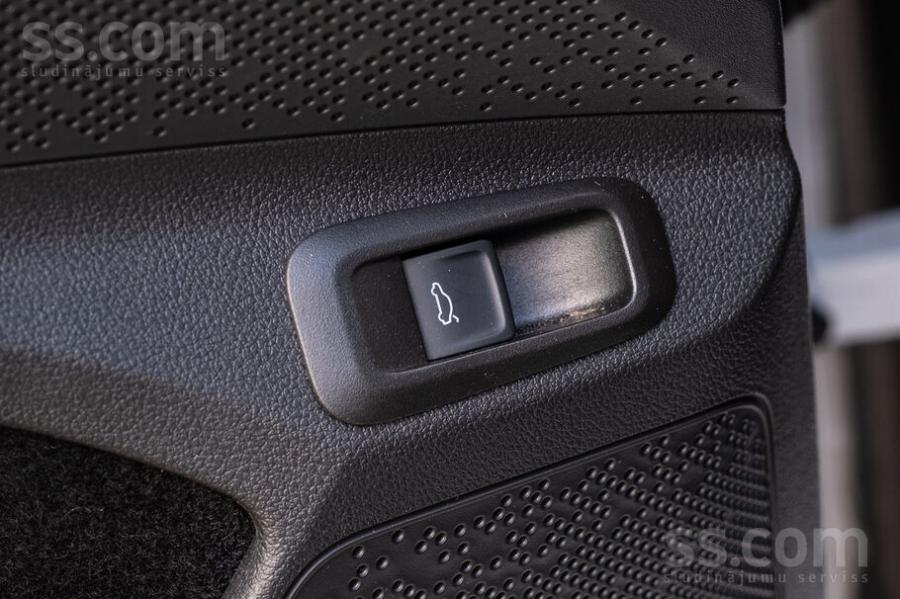 Balts Skoda Enyaq iV 2023 Rīga, ar dzinēja tilpumu 0.00 L un nobraukumu 86 tūkst. km par 33950 €, foto 19 vietnē AUTOMOTO.COM.LV