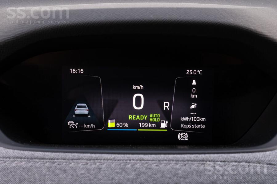 Balts Skoda Enyaq iV 2023 Rīga, ar dzinēja tilpumu 0.00 L un nobraukumu 86 tūkst. km par 33950 €, foto 25 vietnē AUTOMOTO.COM.LV