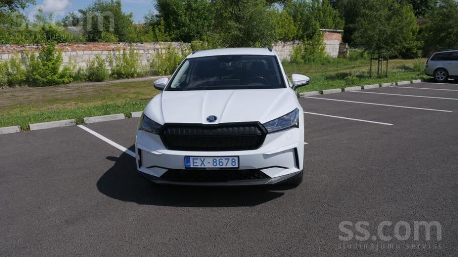 Balts Skoda Enyaq iV 2024 Jelgava, ar dzinēja tilpumu 0.00 L un nobraukumu 27 tūkst. km par 42800 €, foto 1 vietnē AUTOMOTO.COM.LV