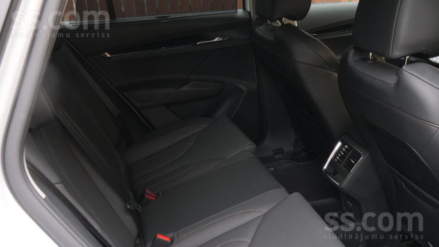 Balts Skoda Enyaq iV 2024 Jelgava, ar dzinēja tilpumu 0.00 L un nobraukumu 27 tūkst. km par 42800 €, foto 12 vietnē AUTOMOTO.COM.LV