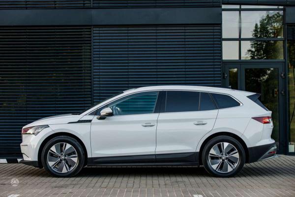 Balts Skoda Enyaq 2022 Plungė, ar dzinēja tilpumu 0.00 L un nobraukumu 124 tūkst. km par 26500 €, foto 4 vietnē AUTOMOTO.COM.LV