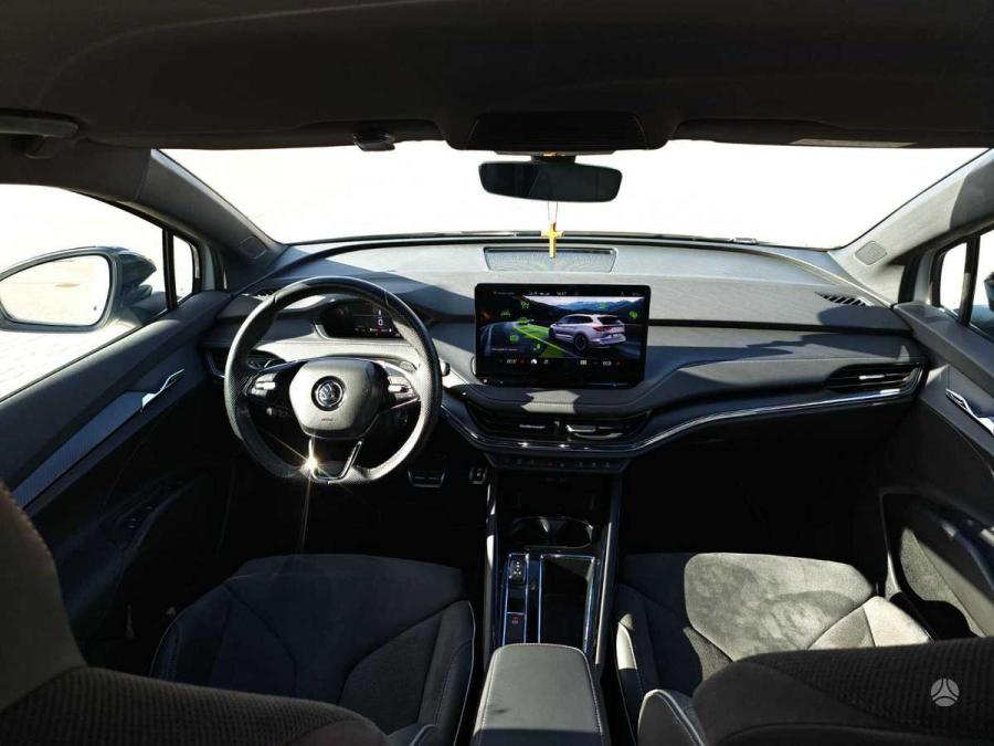 White Skoda Enyaq 2023 in Klaipeda, with an engine capacity of 0.00 L and mileage of 58 thousand km for 28700 €, photo 8 on AUTOMOTO.COM.LV