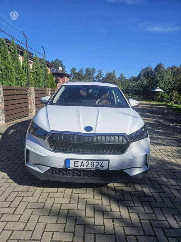 White Skoda Enyaq 2022 in Palanga, with an engine capacity of 0.00 L and mileage of 59 thousand km for 22750 €, photo 1 on AUTOMOTO.COM.LV