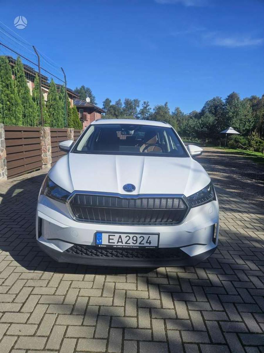 White Skoda Enyaq 2022 in Palanga, with an engine capacity of 0.00 L and mileage of 59 thousand km for 22750 €, photo 1 on AUTOMOTO.COM.LV