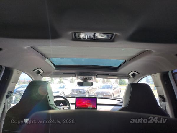 White Skoda Enyaq 2022 in Tartu, with an engine capacity of 0.00 L and mileage of 106 thousand km for 29900 €, photo 9 on AUTOMOTO.COM.LV