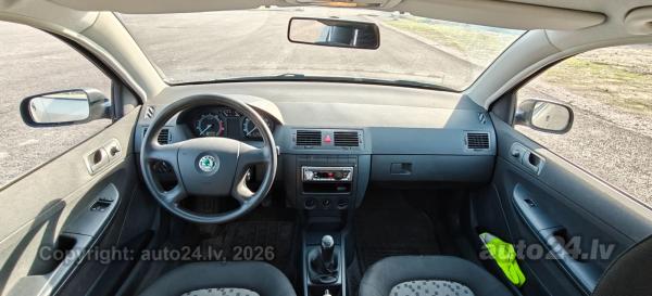 Smilšu krāsa Skoda Fabia 2005 Tallina, ar dzinēja tilpumu 1.20 L un nobraukumu 86 tūkst. km par 1000 €, foto 5 vietnē AUTOMOTO.COM.LV