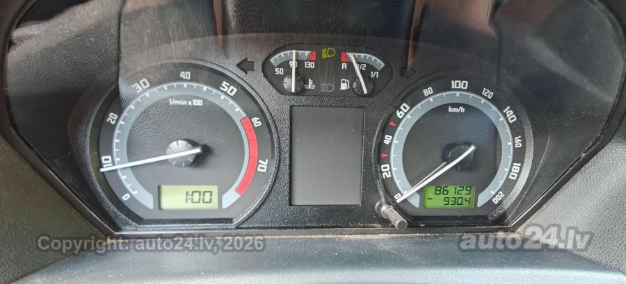 Smilšu krāsa Skoda Fabia 2005 Tallina, ar dzinēja tilpumu 1.20 L un nobraukumu 86 tūkst. km par 1000 €, foto 7 vietnē AUTOMOTO.COM.LV