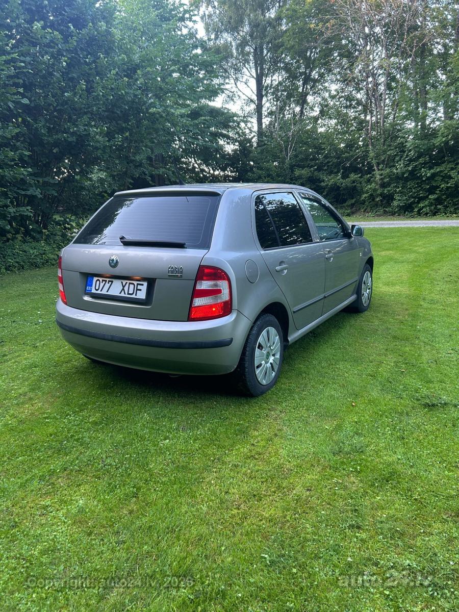 Smilšu krāsa Skoda Fabia 2007 Tallina, ar dzinēja tilpumu 1.20 L un nobraukumu 92 tūkst. km par 3000 €, foto 3 vietnē AUTOMOTO.COM.LV