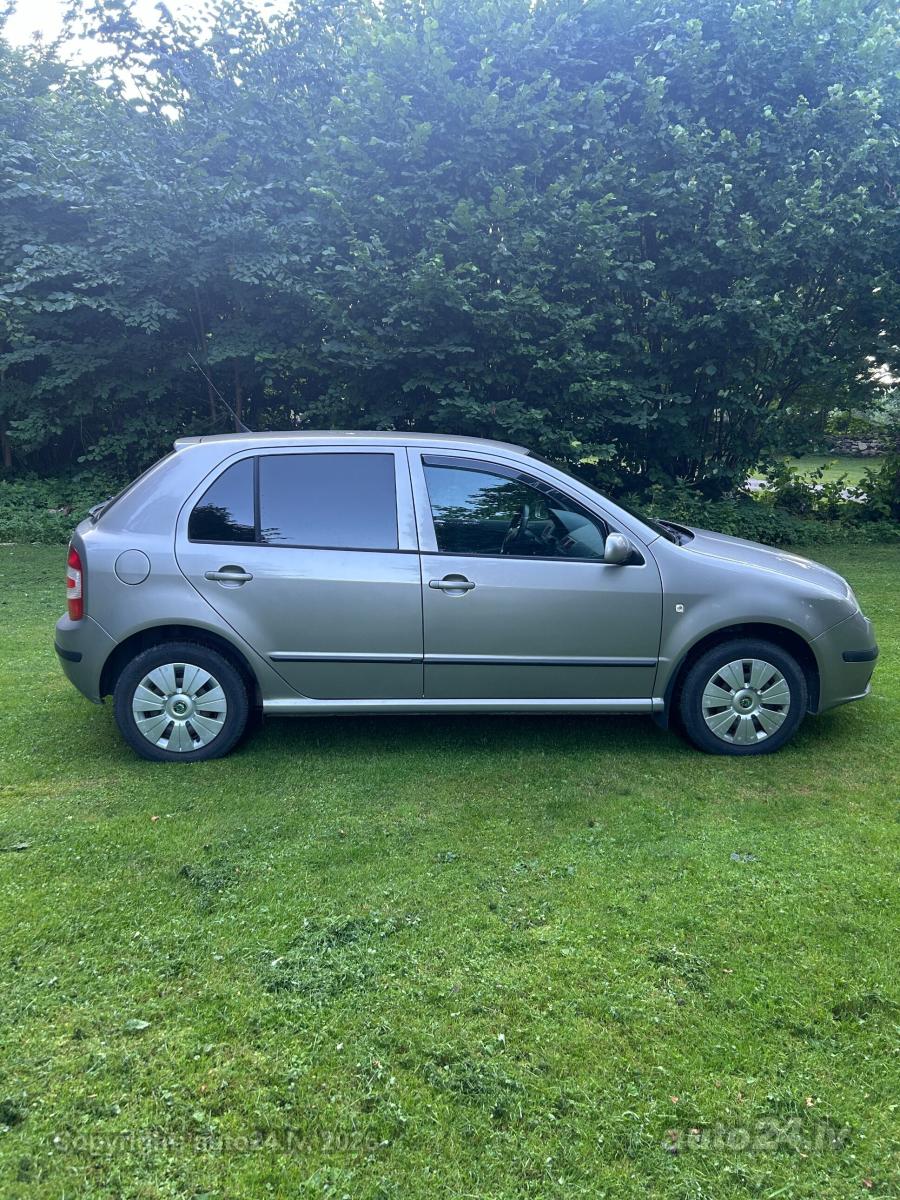 Smilšu krāsa Skoda Fabia 2007 Tallina, ar dzinēja tilpumu 1.20 L un nobraukumu 92 tūkst. km par 3000 €, foto 4 vietnē AUTOMOTO.COM.LV
