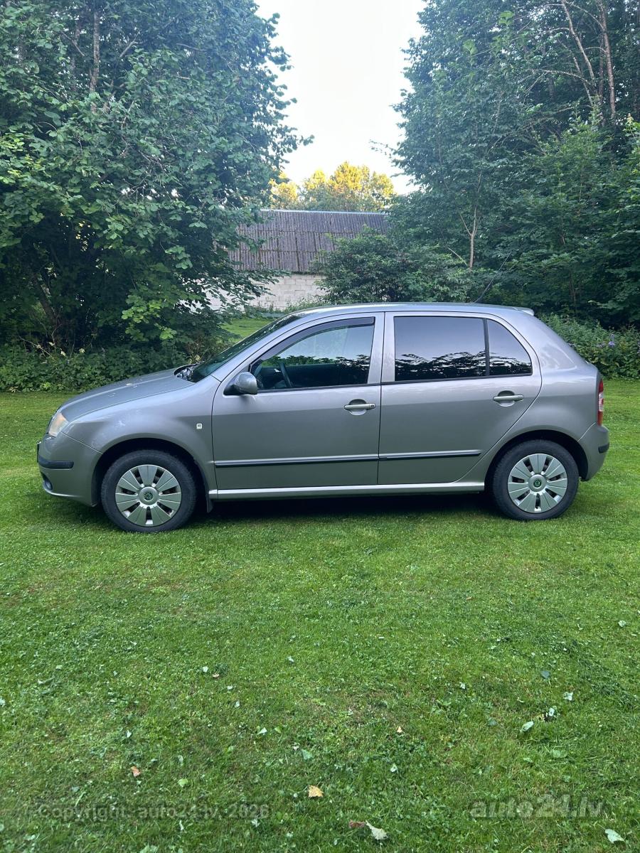 Smilšu krāsa Skoda Fabia 2007 Tallina, ar dzinēja tilpumu 1.20 L un nobraukumu 92 tūkst. km par 3000 €, foto 5 vietnē AUTOMOTO.COM.LV