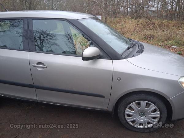 Smilšu krāsa Skoda Fabia 2009 Tallina, ar dzinēja tilpumu 1.20 L un nobraukumu 233 tūkst. km par 1500 €, foto 11 vietnē AUTOMOTO.COM.LV