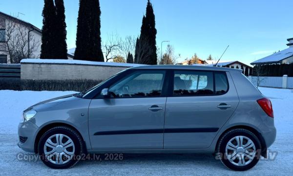 Smilšu krāsa Skoda Fabia 2011 Tallina, ar dzinēja tilpumu 1.40 L un nobraukumu 103 tūkst. km par 2995 €, foto 3 vietnē AUTOMOTO.COM.LV