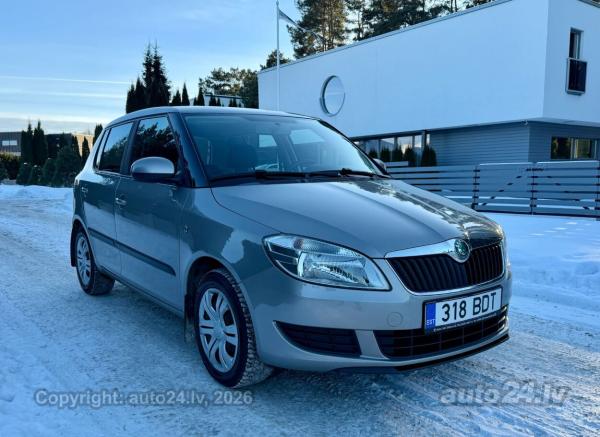 Smilšu krāsa Skoda Fabia 2011 Tallina, ar dzinēja tilpumu 1.40 L un nobraukumu 103 tūkst. km par 2995 €, foto 4 vietnē AUTOMOTO.COM.LV