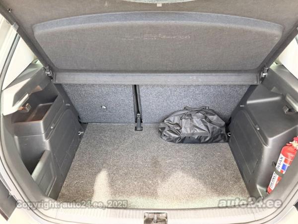 Beige Skoda Fabia 2016 in Viljandi, with an engine capacity of 1.20 L and mileage of 71 thousand km for 6350 €, photo 11 on AUTOMOTO.COM.LV