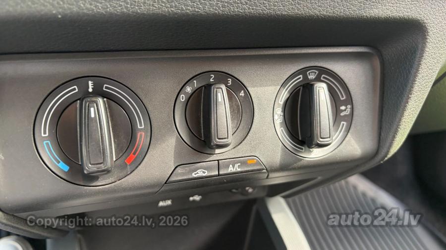 Beige Skoda Fabia 2018 in Viljandi, with an engine capacity of 1.00 L and mileage of 101 thousand km for 6500 €, photo 7 on AUTOMOTO.COM.LV