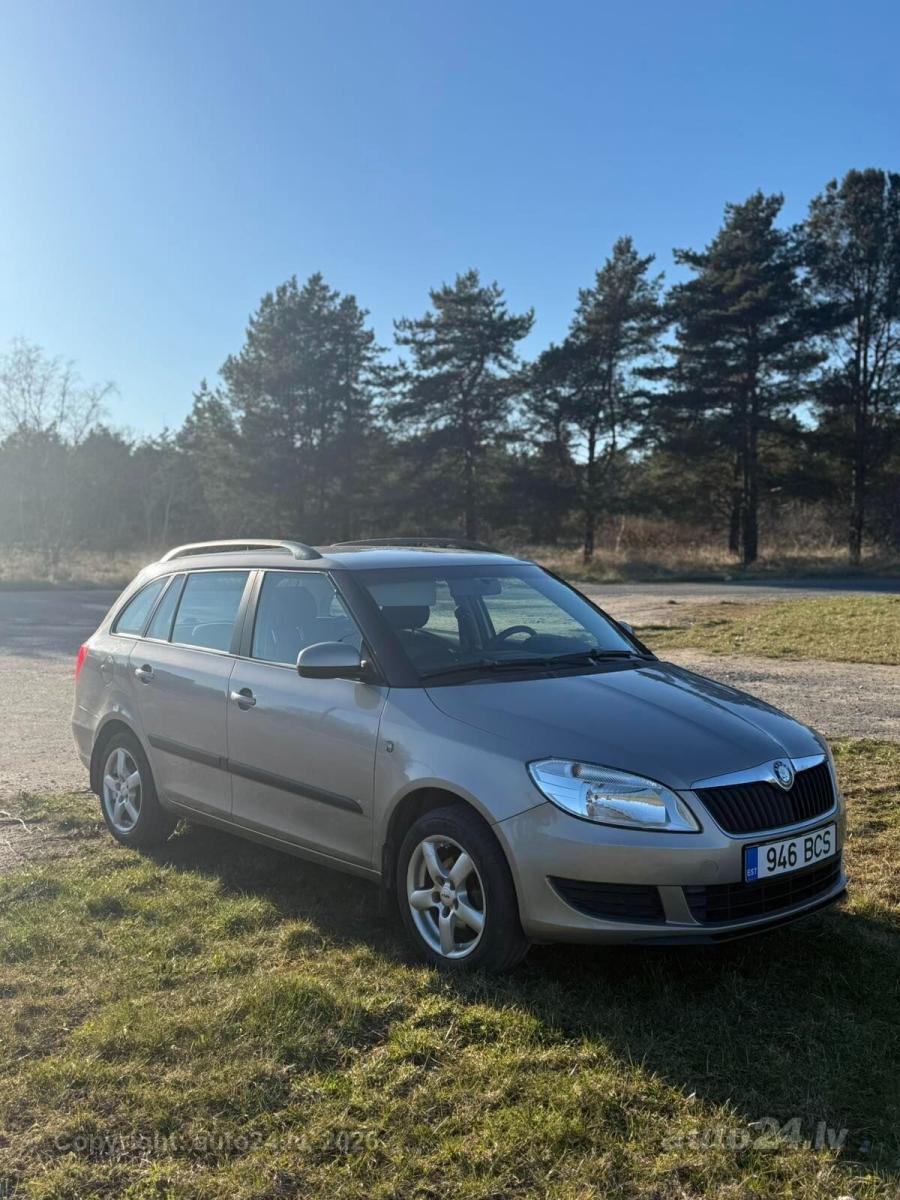 Smilšu krāsa Skoda Fabia 2010 Tallina, ar dzinēja tilpumu 1.20 L un nobraukumu 93 tūkst. km par 1500 €, foto 1 vietnē AUTOMOTO.COM.LV