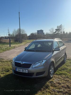 Smilšu krāsa Skoda Fabia 2010 Tallina, ar dzinēja tilpumu 1.20 L un nobraukumu 93 tūkst. km par 1500 €, foto 3 vietnē AUTOMOTO.COM.LV
