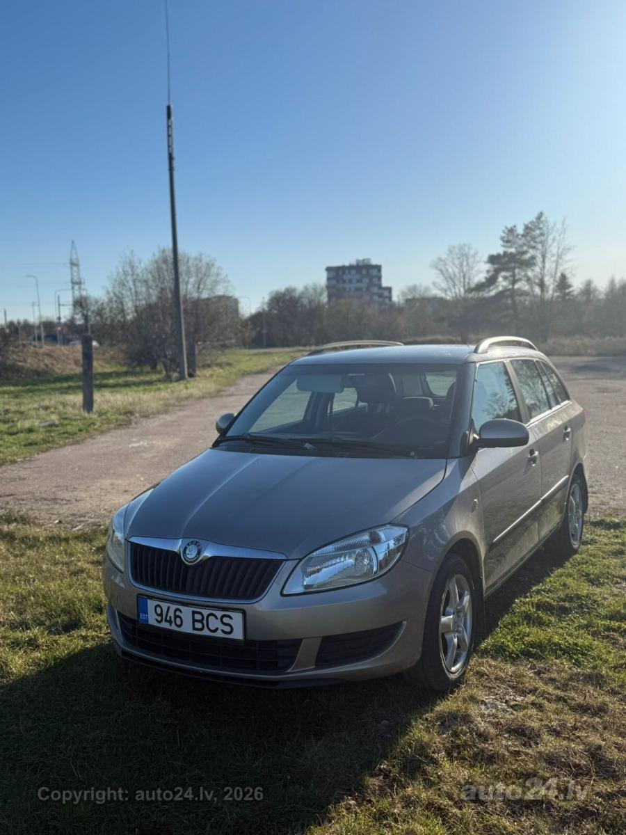 Smilšu krāsa Skoda Fabia 2010 Tallina, ar dzinēja tilpumu 1.20 L un nobraukumu 93 tūkst. km par 1500 €, foto 3 vietnē AUTOMOTO.COM.LV