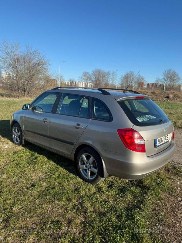 Beige Skoda Fabia 2010 in Tallinn, with an engine capacity of 1.20 L and mileage of 93 thousand km for 1500 €, photo 4 on AUTOMOTO.COM.LV