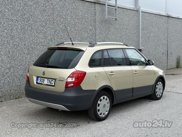 Beige Skoda Fabia 2011 in Tallinn, with an engine capacity of 1.20 L and mileage of 180 thousand km for 3500 €, photo 4 on AUTOMOTO.COM.LV