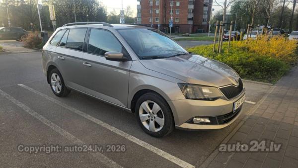 Smilšu krāsa Skoda Fabia 2015 Tallina, ar dzinēja tilpumu 1.20 L un nobraukumu 132 tūkst. km par 7500 €, foto 3 vietnē AUTOMOTO.COM.LV