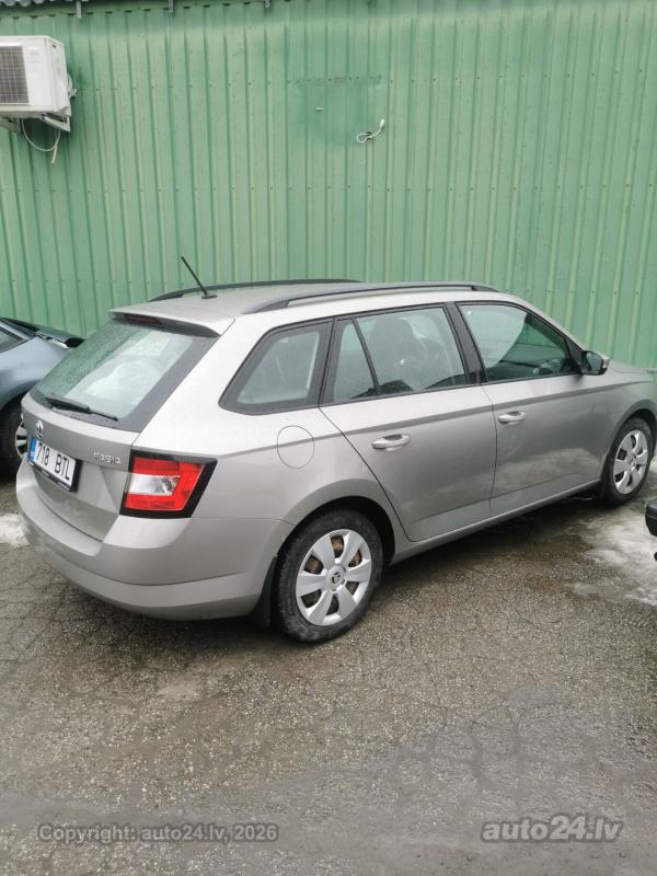 Beige Skoda Fabia 2017 in Tallinn, with an engine capacity of 1.20 L and mileage of 150 thousand km for 5500 €, photo 4 on AUTOMOTO.COM.LV