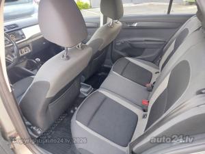 Smilšu krāsa Skoda Fabia 2017 Tallina, ar dzinēja tilpumu 1.20 L un nobraukumu 268 tūkst. km par 6000 €, foto 7 vietnē AUTOMOTO.COM.LV