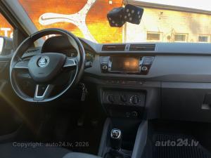 Smilšu krāsa Skoda Fabia 2019 Tallina, ar dzinēja tilpumu 1.00 L un nobraukumu 117 tūkst. km par 9500 €, foto 5 vietnē AUTOMOTO.COM.LV