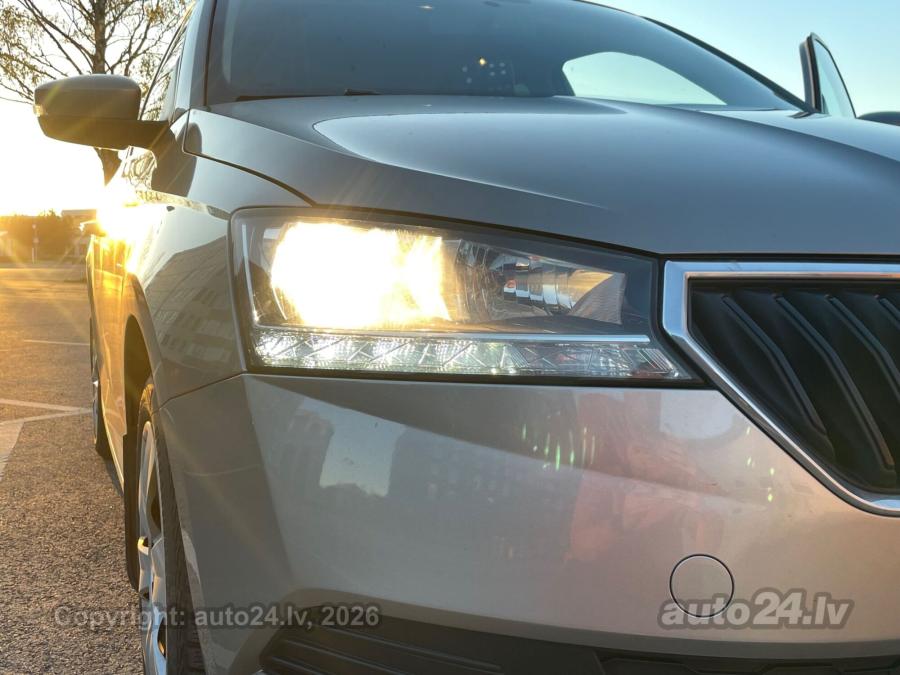 Smilšu krāsa Skoda Fabia 2019 Tallina, ar dzinēja tilpumu 1.00 L un nobraukumu 117 tūkst. km par 9500 €, foto 13 vietnē AUTOMOTO.COM.LV
