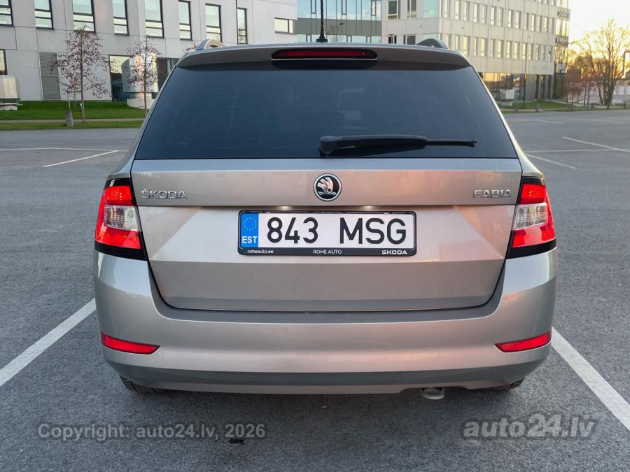 Smilšu krāsa Skoda Fabia 2019 Tallina, ar dzinēja tilpumu 1.00 L un nobraukumu 117 tūkst. km par 9500 €, foto 17 vietnē AUTOMOTO.COM.LV