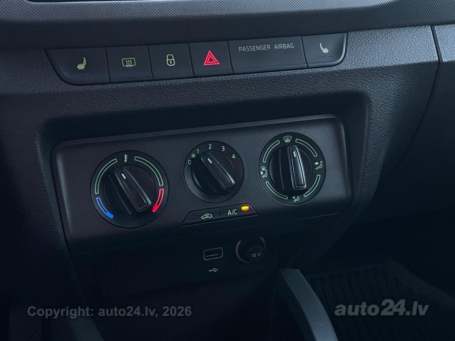 Smilšu krāsa Skoda Fabia 2019 Tallina, ar dzinēja tilpumu 1.00 L un nobraukumu 117 tūkst. km par 9500 €, foto 20 vietnē AUTOMOTO.COM.LV