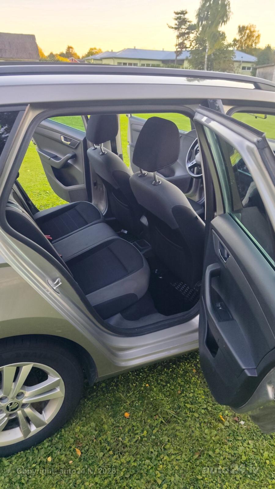 Smilšu krāsa Skoda Fabia 2019 Pērnava, ar dzinēja tilpumu 1.00 L un nobraukumu 93 tūkst. km par 8500 €, foto 10 vietnē AUTOMOTO.COM.LV