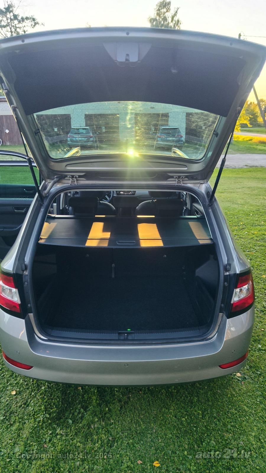 Smilšu krāsa Skoda Fabia 2019 Pērnava, ar dzinēja tilpumu 1.00 L un nobraukumu 93 tūkst. km par 8500 €, foto 11 vietnē AUTOMOTO.COM.LV