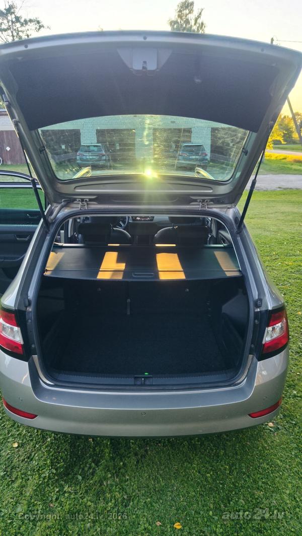 Smilšu krāsa Skoda Fabia 2019 Pērnava, ar dzinēja tilpumu 1.00 L un nobraukumu 93 tūkst. km par 8500 €, foto 11 vietnē AUTOMOTO.COM.LV