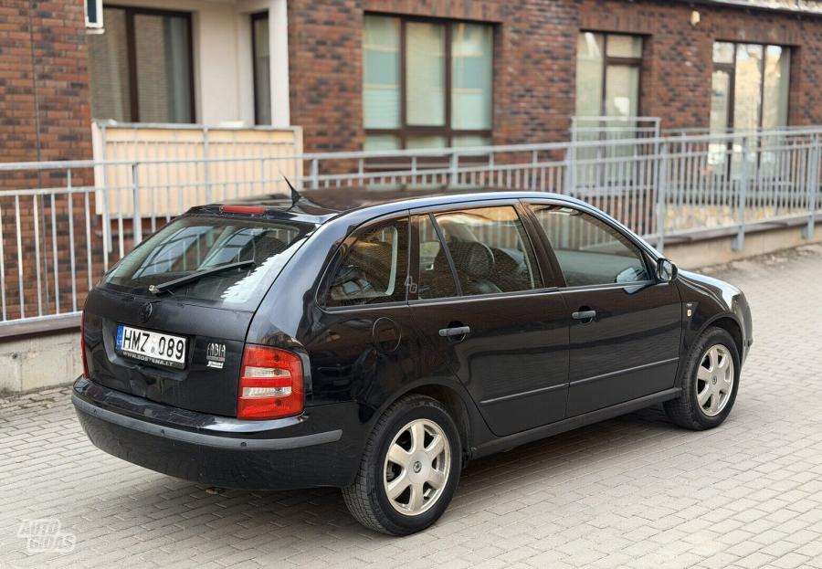 Black Skoda Fabia 2004 in Vilnius, with an engine capacity of 1.90 L and mileage of 311 thousand km for 850 €, photo 4 on AUTOMOTO.COM.LV