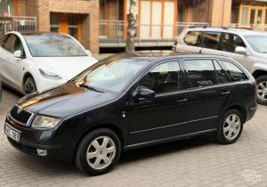 Black Skoda Fabia 2004 in Vilnius, with an engine capacity of 1.90 L and mileage of 311 thousand km for 850 €, photo 6 on AUTOMOTO.COM.LV