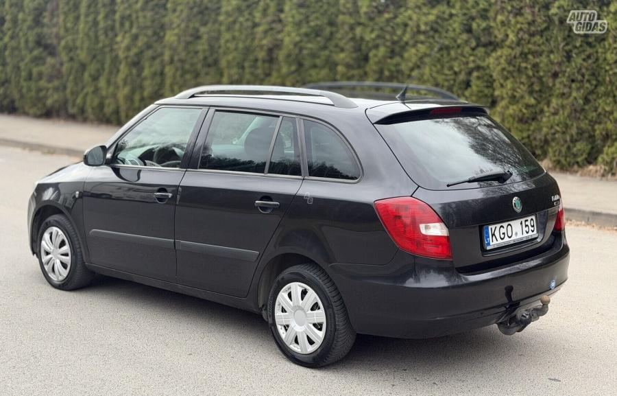 Melns Skoda Fabia 2009 Viļņa, ar dzinēja tilpumu 1.40 L un nobraukumu 260 tūkst. km par 1650 €, foto 4 vietnē AUTOMOTO.COM.LV