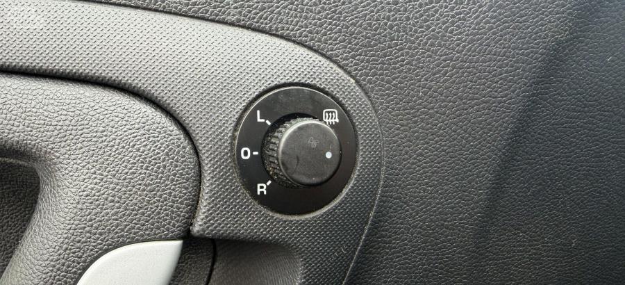Melns Skoda Fabia 2009 Viļņa, ar dzinēja tilpumu 1.40 L un nobraukumu 260 tūkst. km par 1500 €, foto 15 vietnē AUTOMOTO.COM.LV