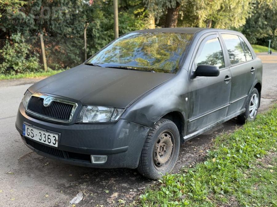 Черный Шкода Фабия 2002 в Рига, объемом двигателя 1.90 л и пробегом 340 тыс. км за 600 €, фото 1 на AUTOMOTO.COM.LV