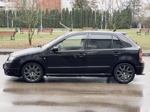 Black Skoda Fabia 2004 in Vilnius, with an engine capacity of 1.90 L and mileage of 250 thousand km for 2500 €, photo 2 on AUTOMOTO.COM.LV