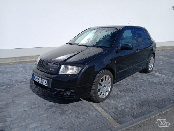 Melns Skoda Fabia 2005 Kauņa, ar dzinēja tilpumu 1.90 L un nobraukumu 381 tūkst. km par 4300 €, foto 1 vietnē AUTOMOTO.COM.LV