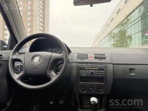 Черный Шкода Фабия 2005 в Рига, объемом двигателя 1.40 л и пробегом 0 тыс. км за 1600 €, фото 6 на AUTOMOTO.COM.LV