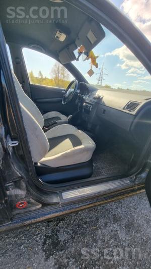 Black Skoda Fabia 2006 in Dobele, with an engine capacity of 1.90 L and mileage of 303 thousand km for 1100 €, photo 5 on AUTOMOTO.COM.LV
