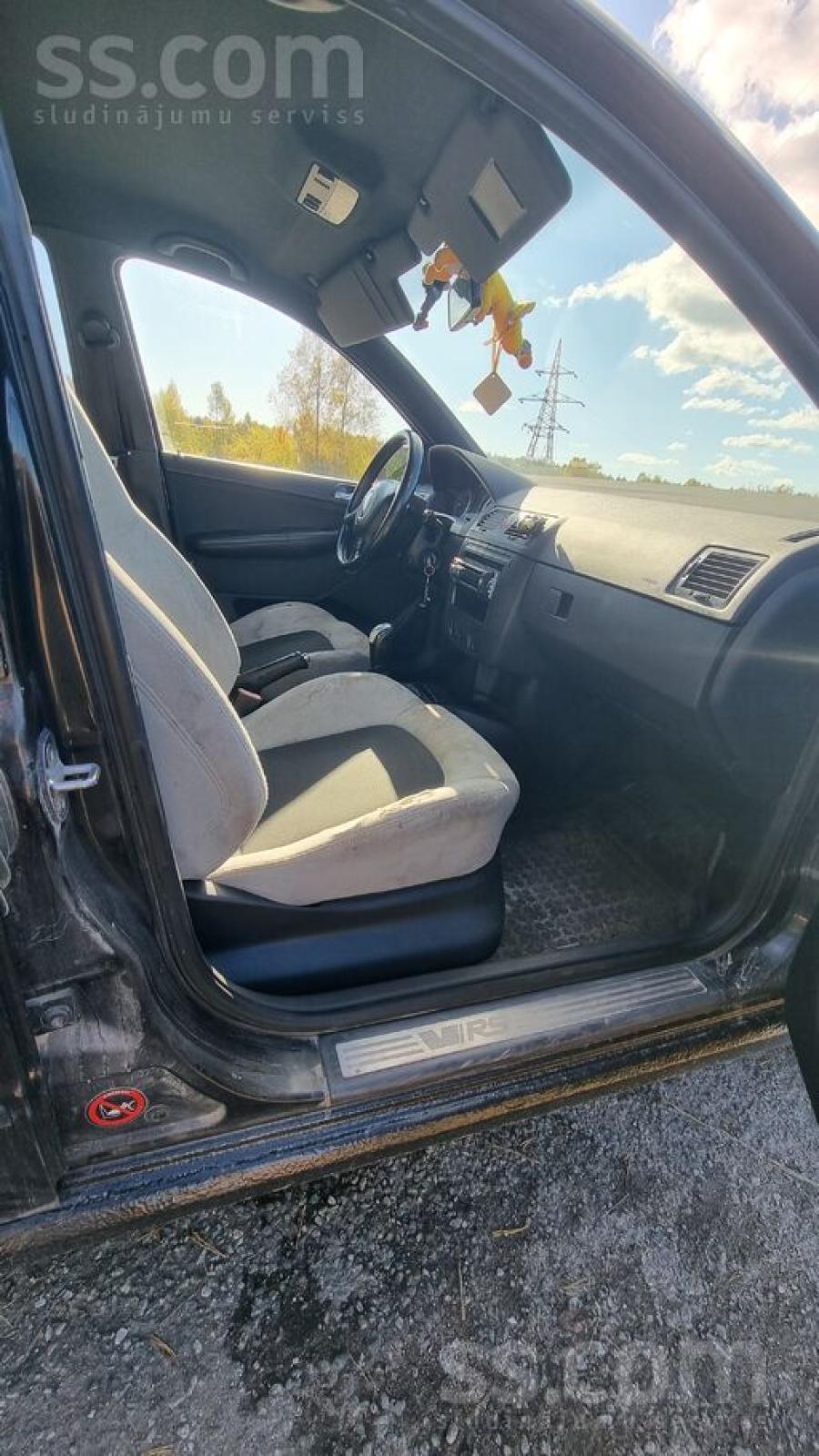 Black Skoda Fabia 2006 in Dobele, with an engine capacity of 1.90 L and mileage of 303 thousand km for 1100 €, photo 5 on AUTOMOTO.COM.LV