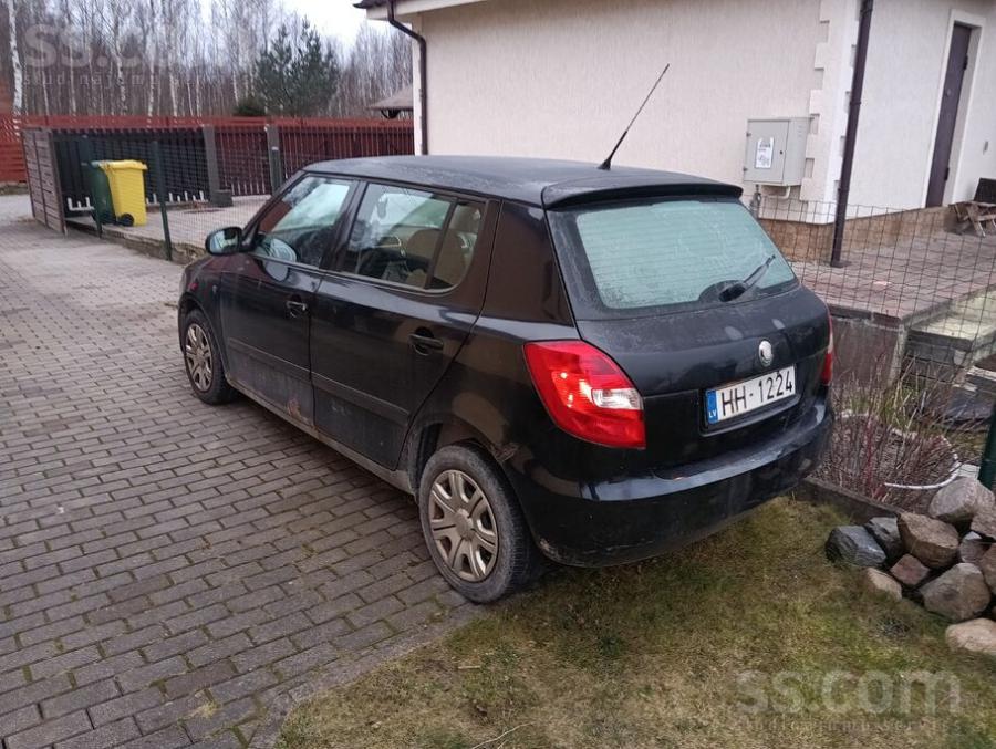 Melns Skoda Fabia 2007 Rīga, ar dzinēja tilpumu 1.20 L un nobraukumu 145 tūkst. km par 900 €, foto 3 vietnē AUTOMOTO.COM.LV