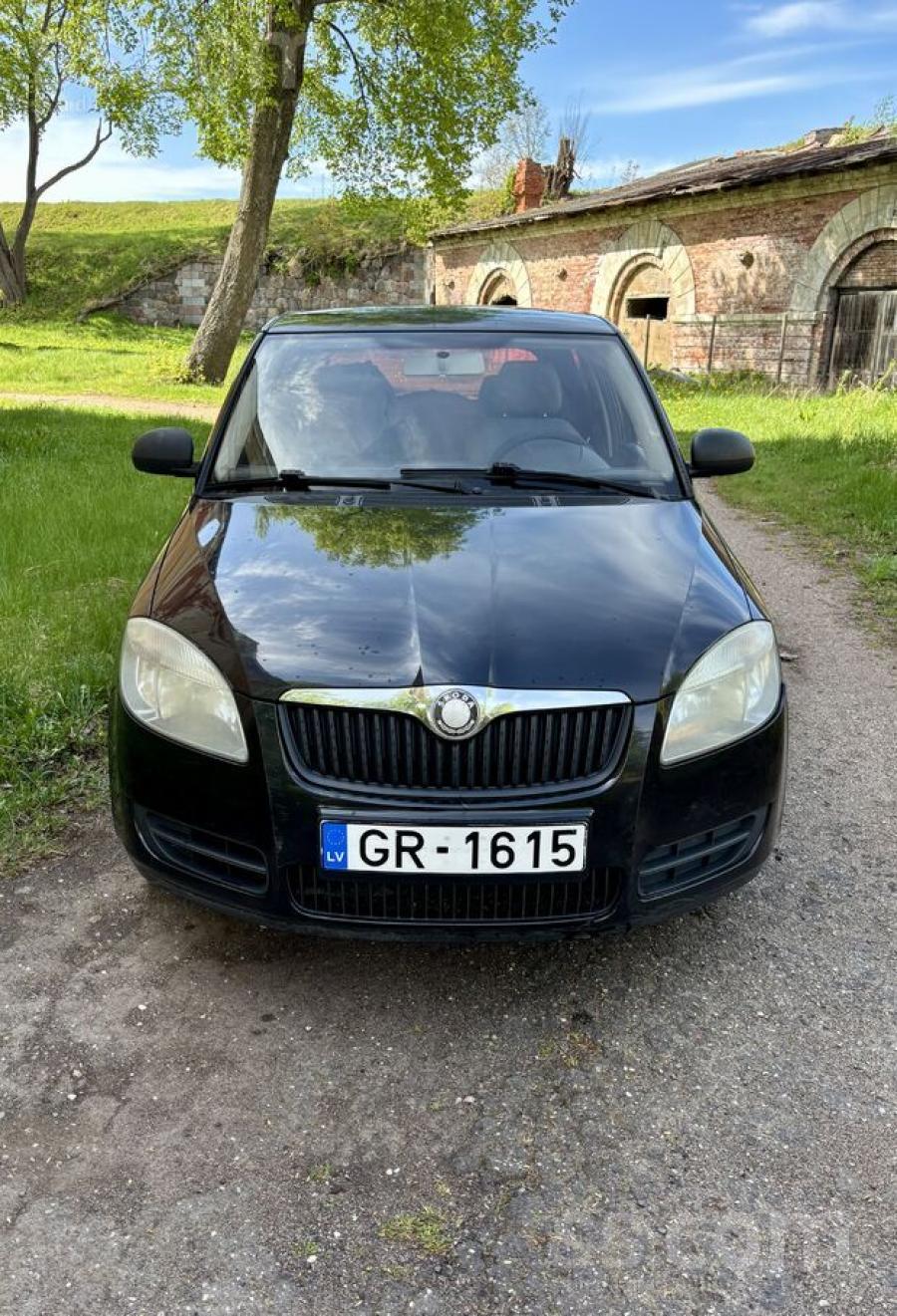 Melns Skoda Fabia 2007 Daugavpils, ar dzinēja tilpumu 1.20 L un nobraukumu 264 tūkst. km par 1300 €, foto 1 vietnē AUTOMOTO.COM.LV