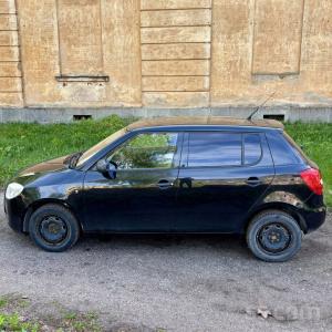 Black Skoda Fabia 2007 in Daugavpils, with an engine capacity of 1.20 L and mileage of 264 thousand km for 970 €, photo 3 on AUTOMOTO.COM.LV