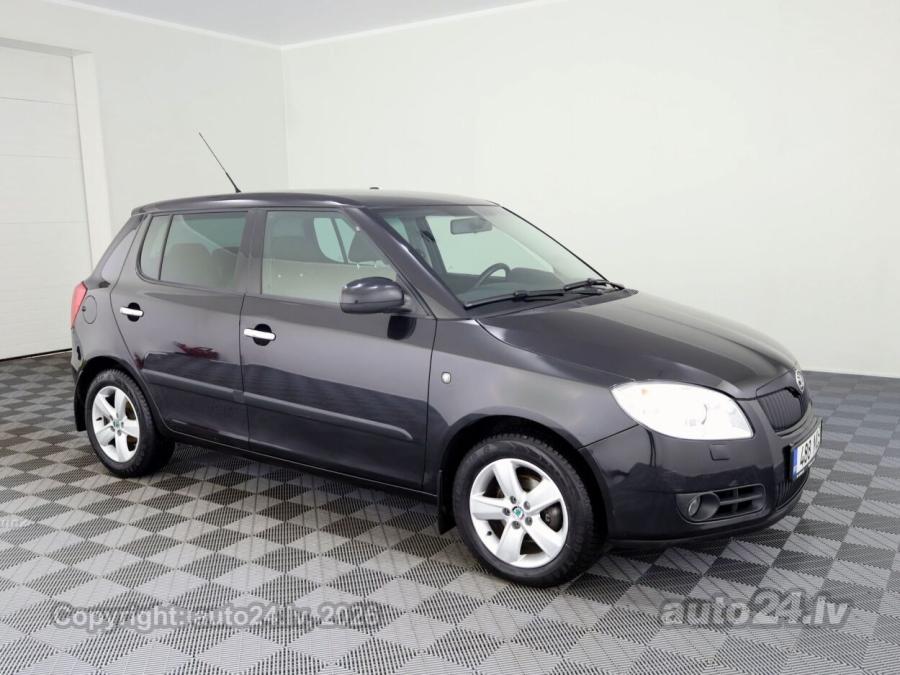 Melns Skoda Fabia 2008 Tallina, ar dzinēja tilpumu 1.60 L un nobraukumu 196 tūkst. km par 2499 €, foto 1 vietnē AUTOMOTO.COM.LV